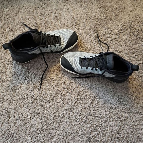 Nike | Shoes | Men Nike Lebron Witness 2 Size 9 | Poshmark